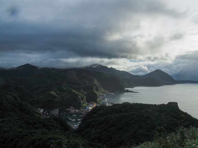 BITOUJIAO TRAIL (鼻頭角步道) | taiwan trails and tales