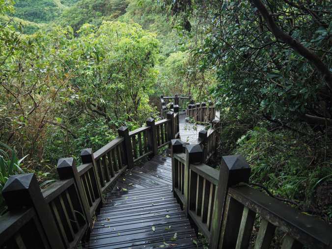 BITOUJIAO TRAIL (鼻頭角步道) | Taiwan Trails and Tales